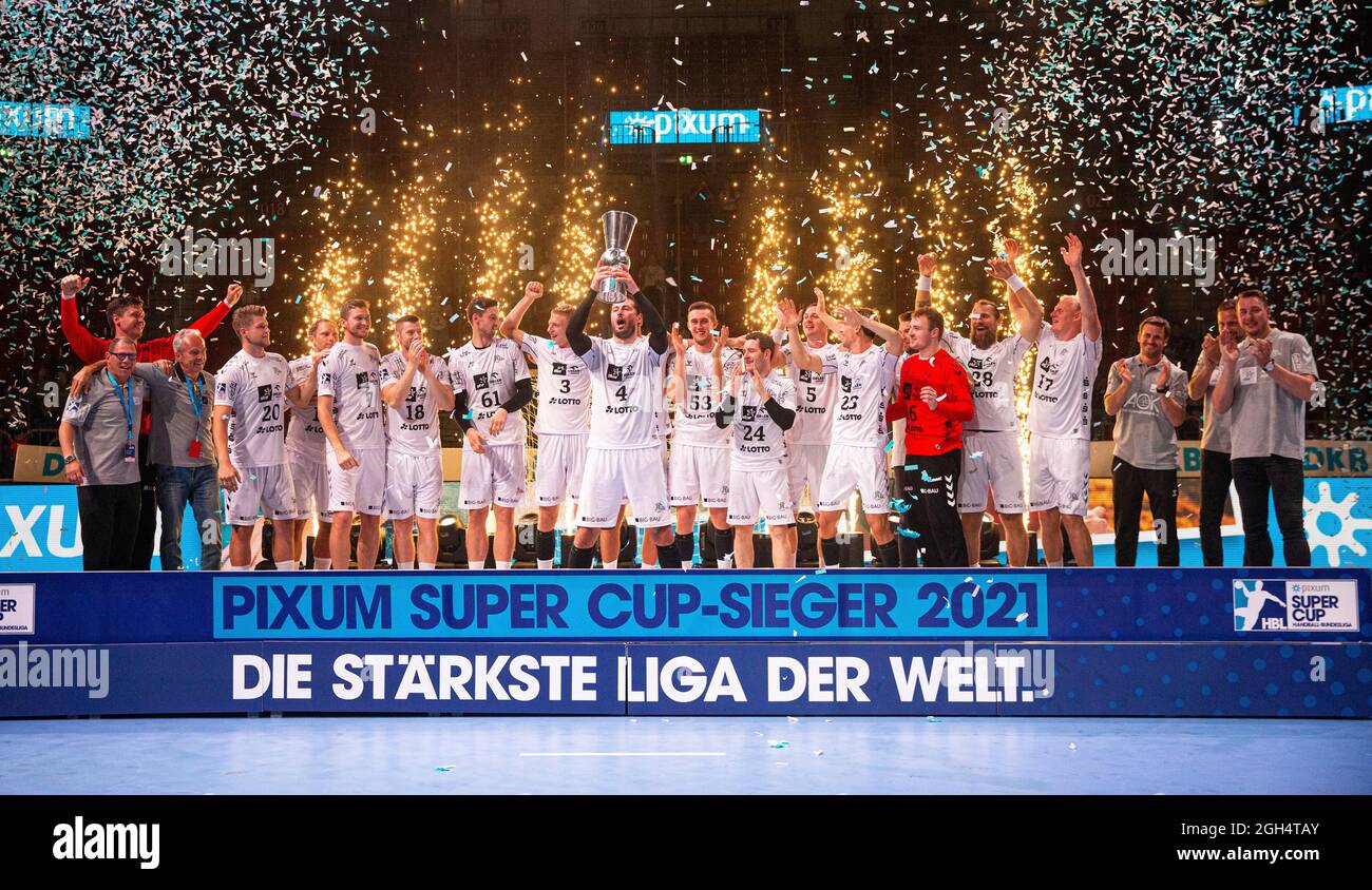 firo: 04.09.2021 Handball Supercup Final THW Kiel - TBV Lemgo 30:29 THW Kiel German Supercup ...