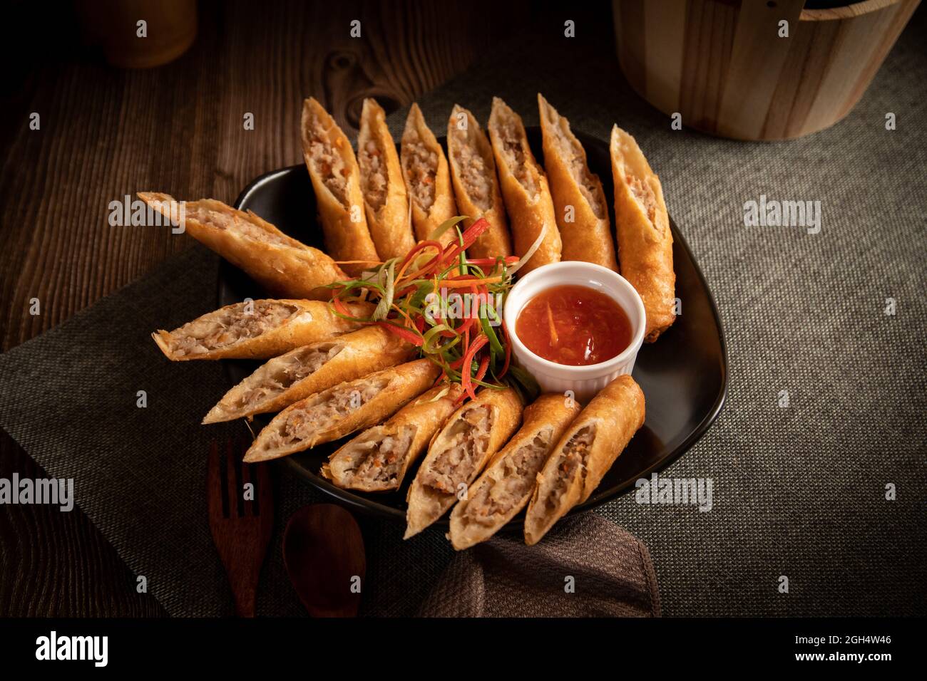 Lumpiang shanghai hi-res stock photography and images - Alamy
