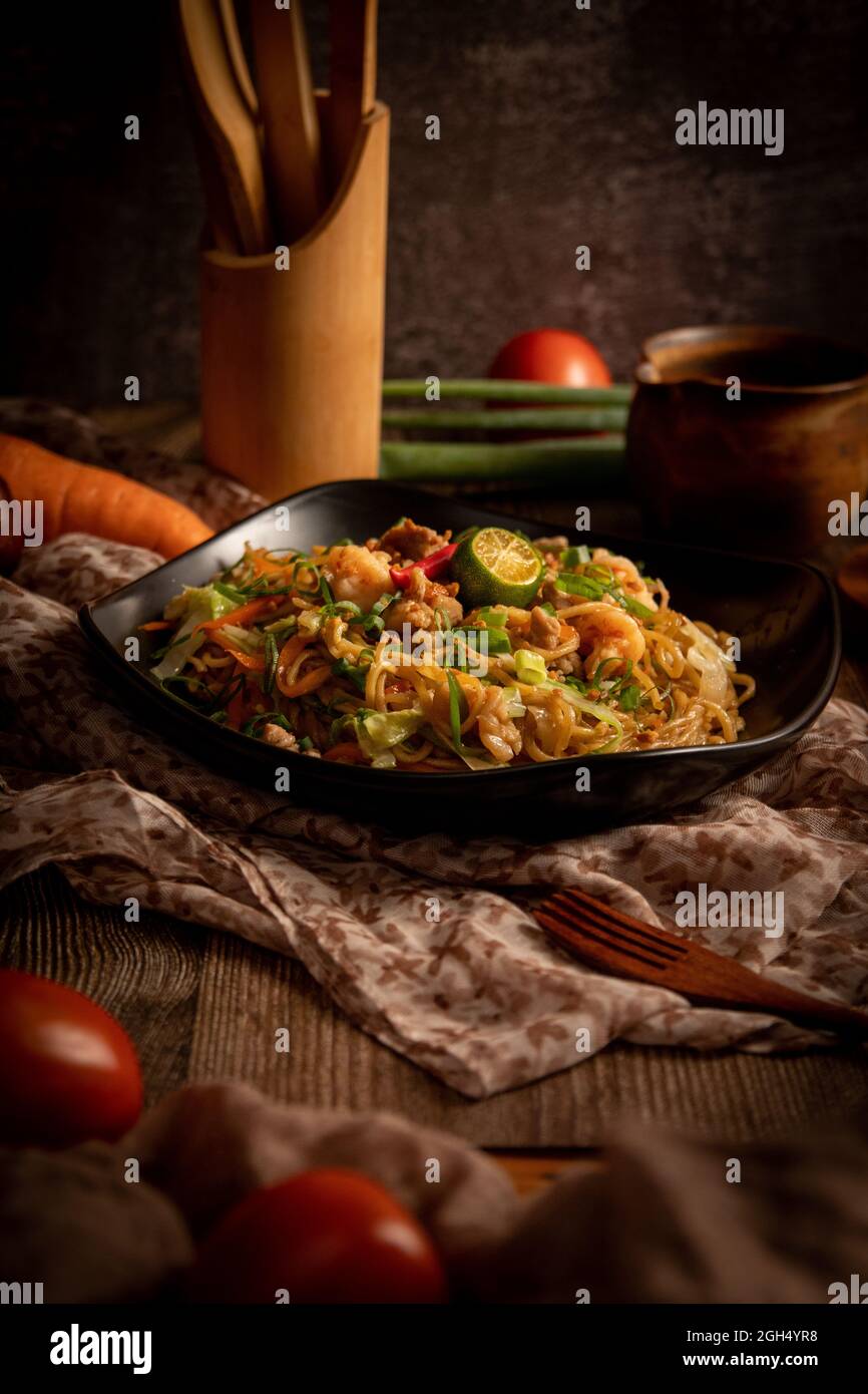 pancit canton guisado Stock Photo - Alamy