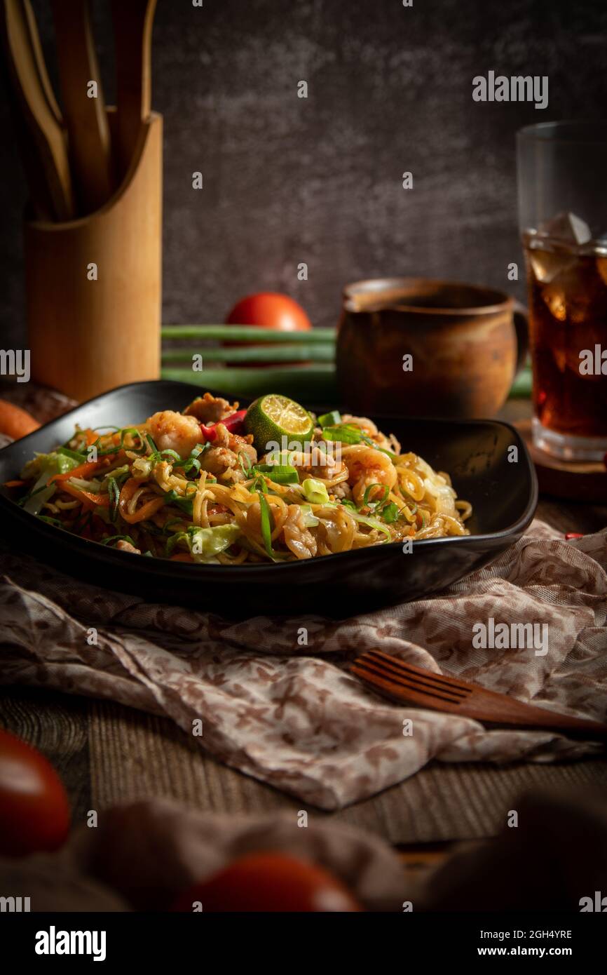 pancit canton guisado Stock Photo - Alamy