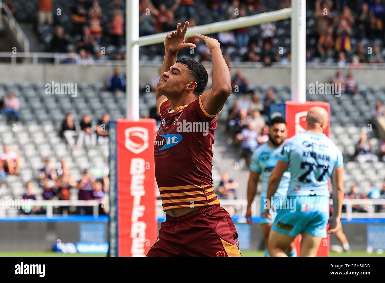 Will pryce hi-res stock photography and images - Alamy