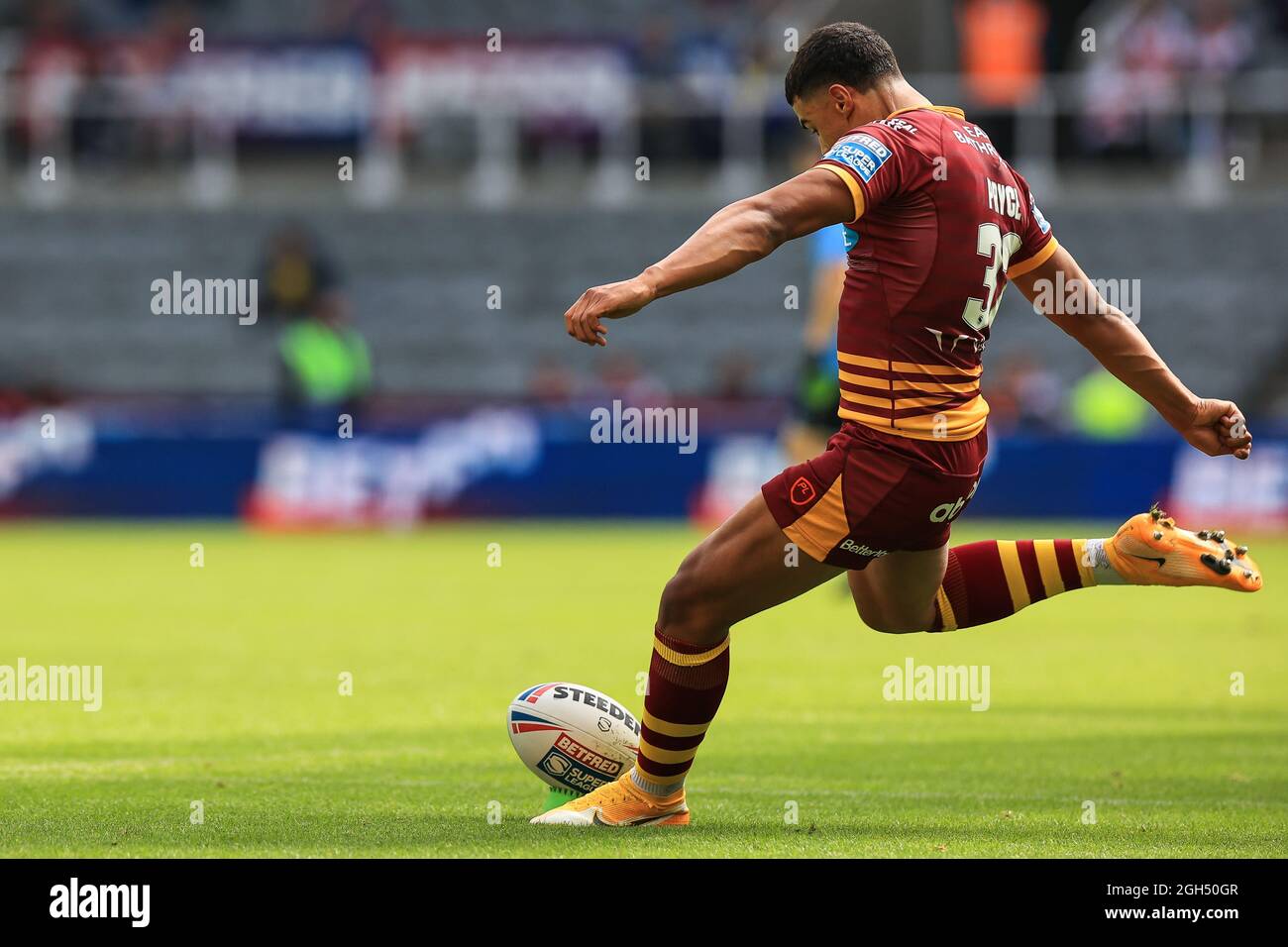 Will pryce giants hi-res stock photography and images - Alamy