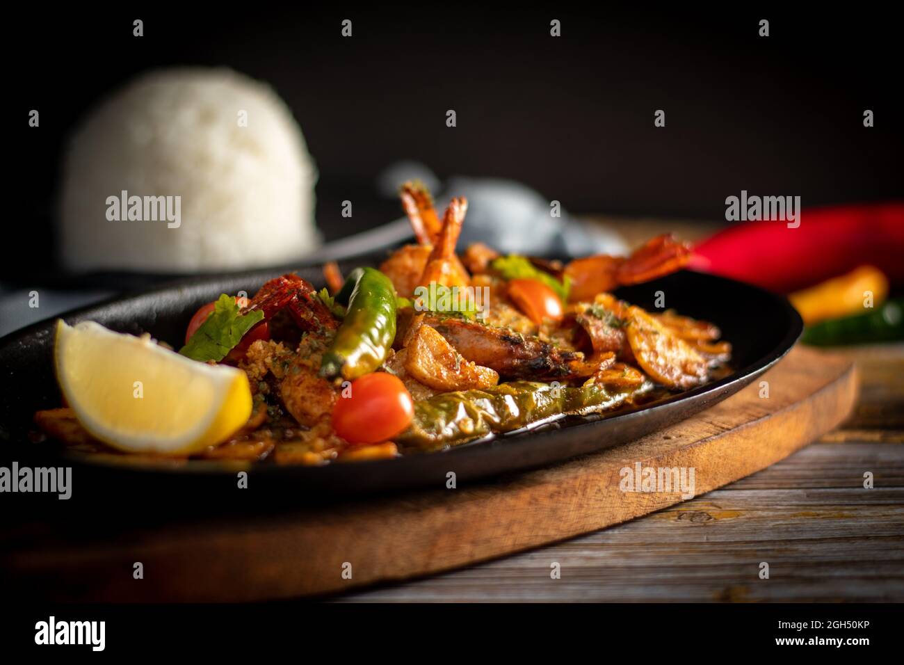Sizzling seafood hi-res stock photography and images - Alamy