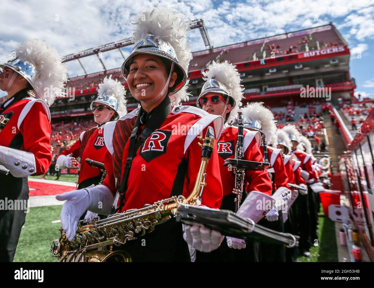 Piscataway, NJ, USA. 4th Sep, 2021. The Rutgers marching band getting ...