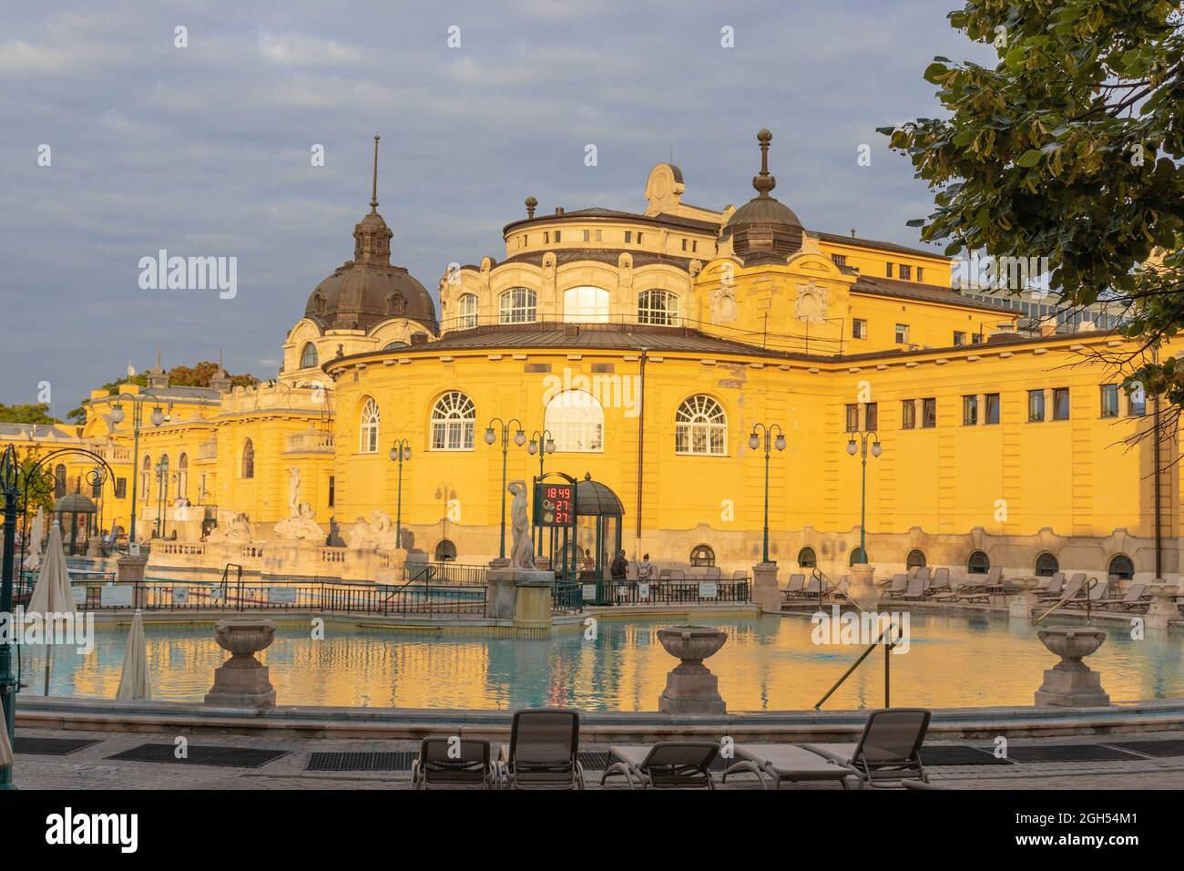 BUDAPEST, HUNGARY - AUGUST 19, 2021: Outdoor swimming pool in Szechenyi ...