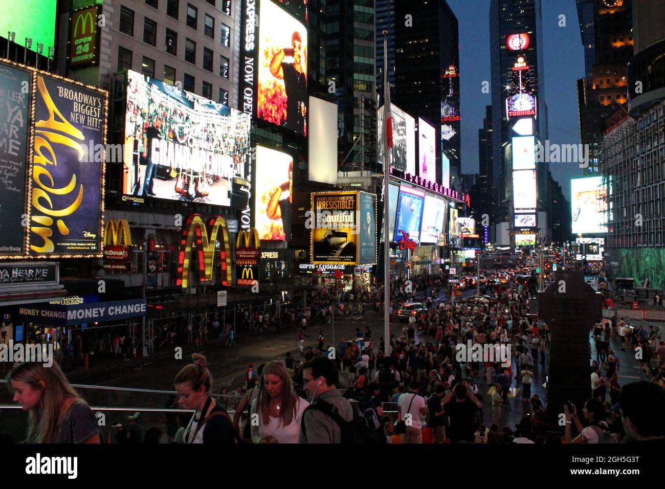 Times square 2014 view hi-res stock photography and images - Alamy