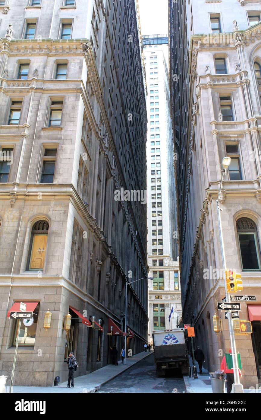 New York, USA - November 22, 2010: Narrow street in New York city with ...
