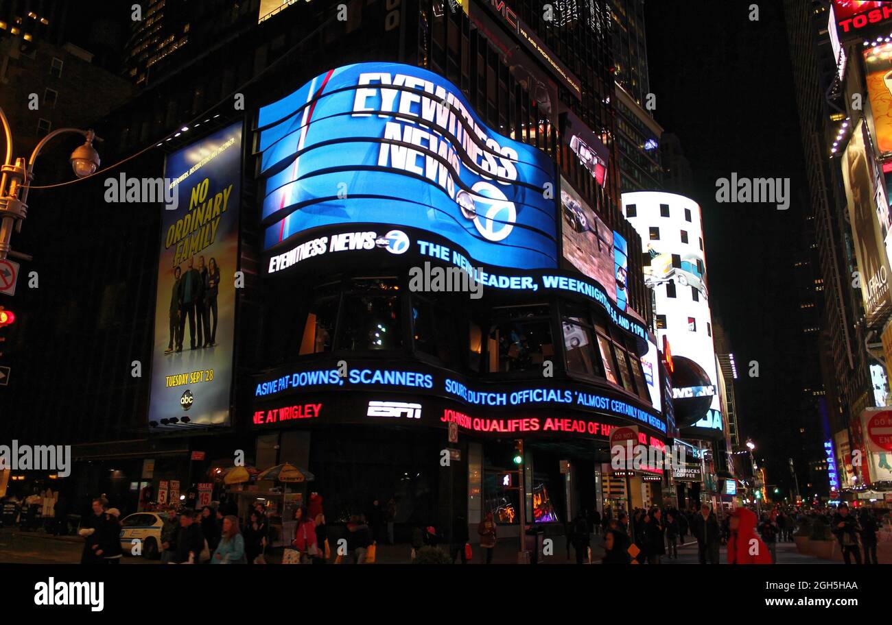 New York, USA - November 20, 2010: Times square busy with pedestrians ...