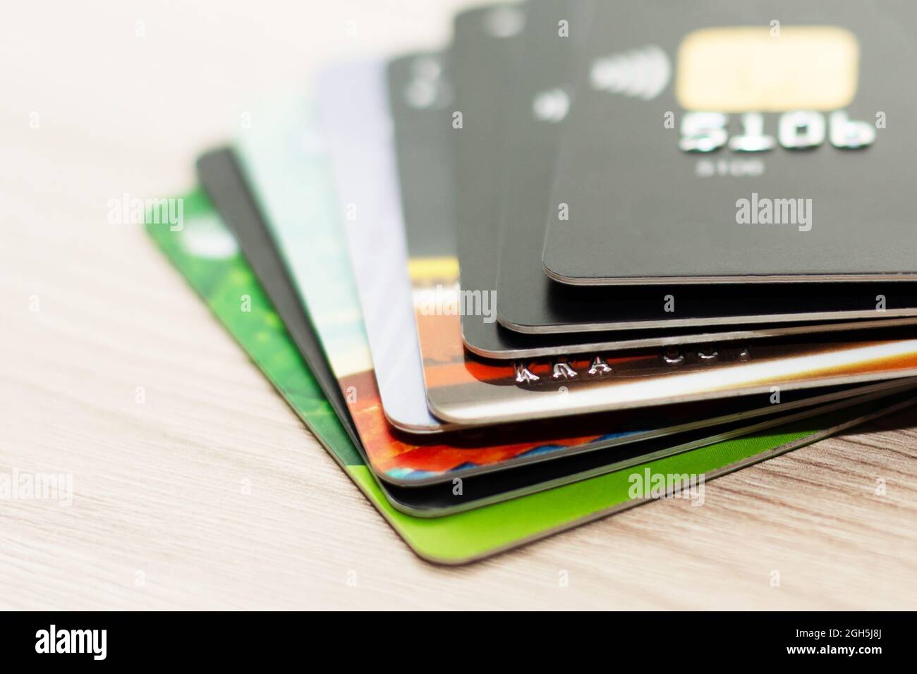 Different credit cards hi-res stock photography and images - Alamy