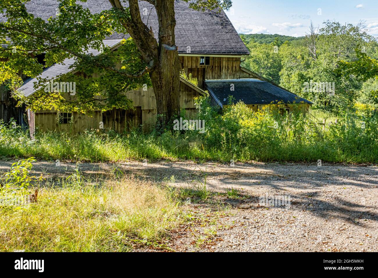 Old rural barn hi-res stock photography and images - Alamy