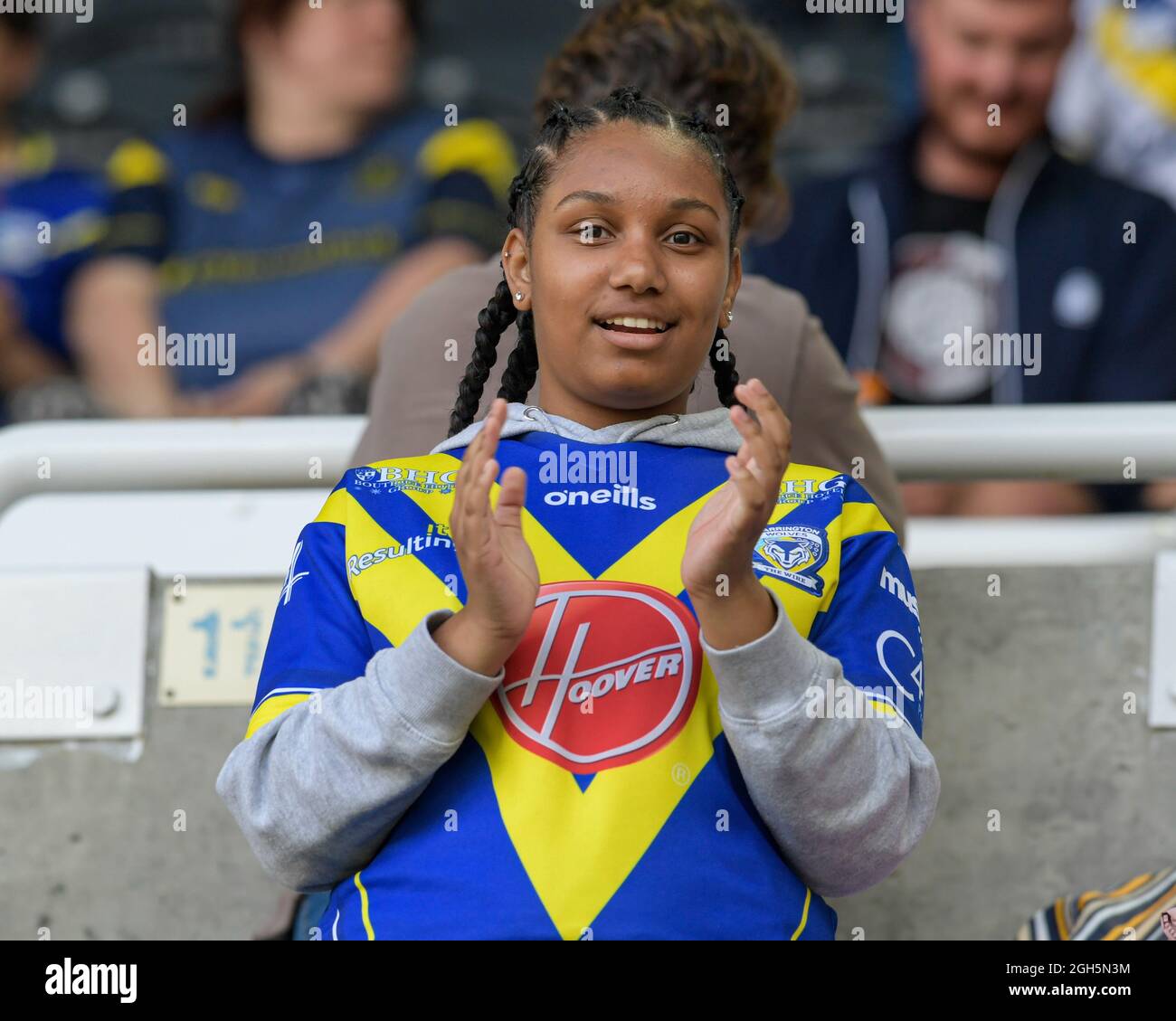 The Warrington Wolves fans enjoy the game at Magic Weekend Stock Photo ...