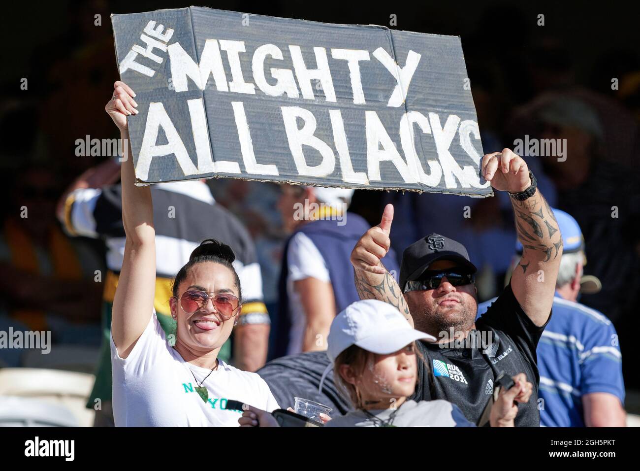 Fans of the all blacks hi-res stock photography and images - Alamy