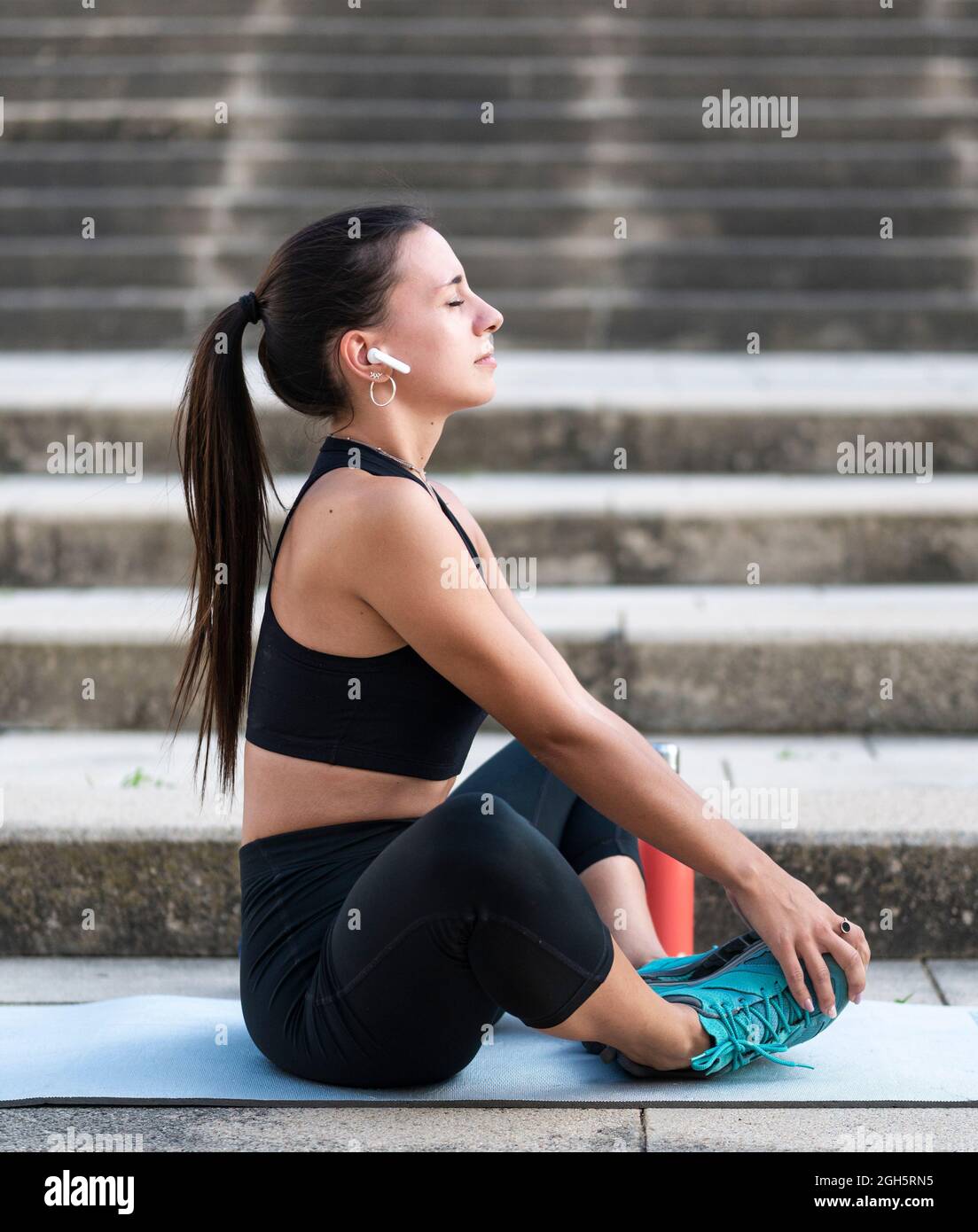 Side step exercise hi-res stock photography and images - Alamy