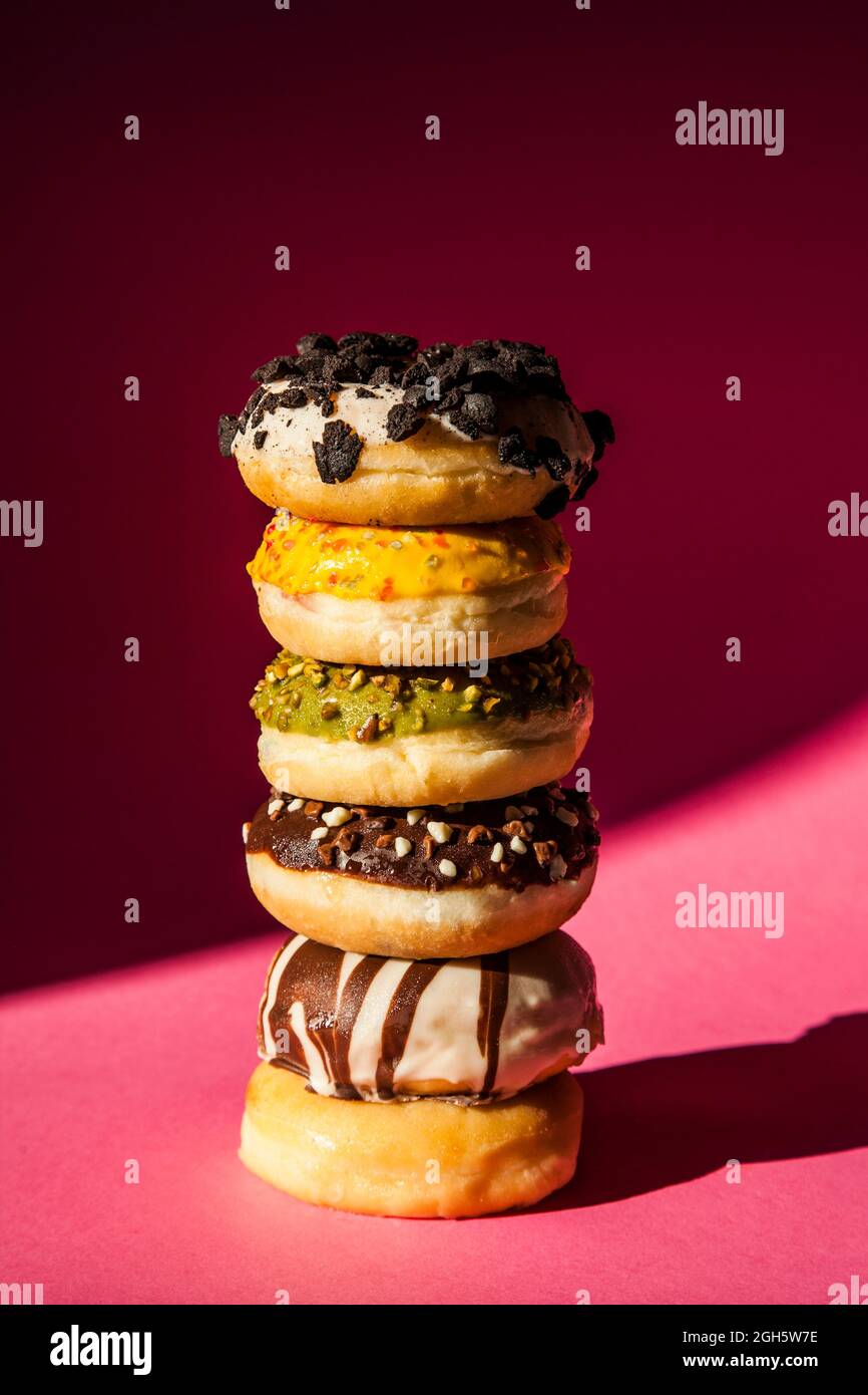Donut doughnut different colors hi-res stock photography and images - Alamy