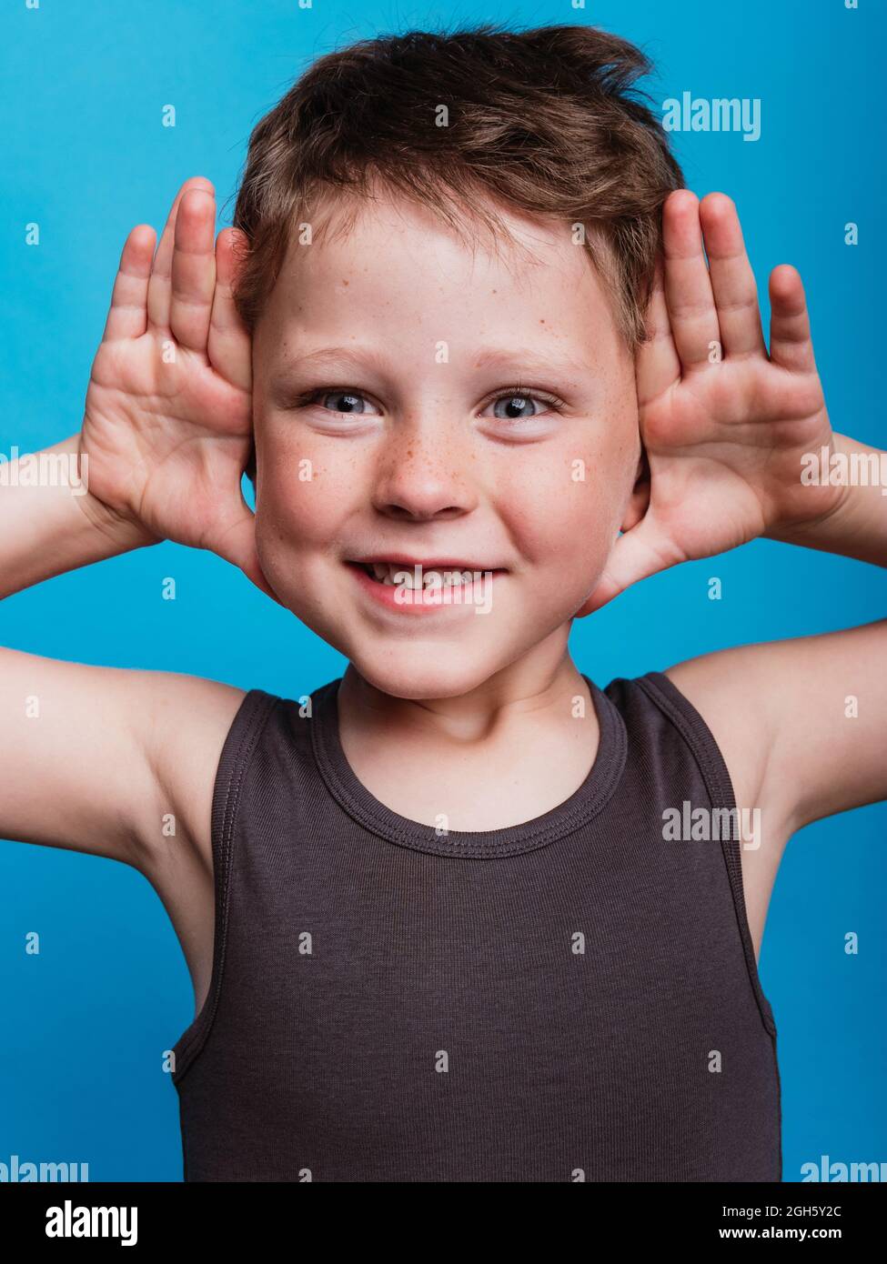 Preteen boy face hi-res stock photography and images - Alamy