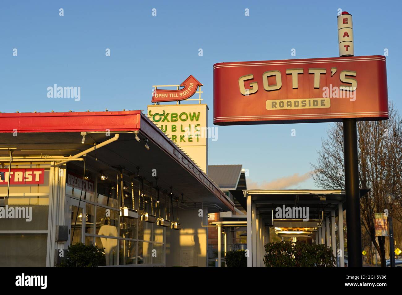 Oxbow market hi-res stock photography and images - Alamy