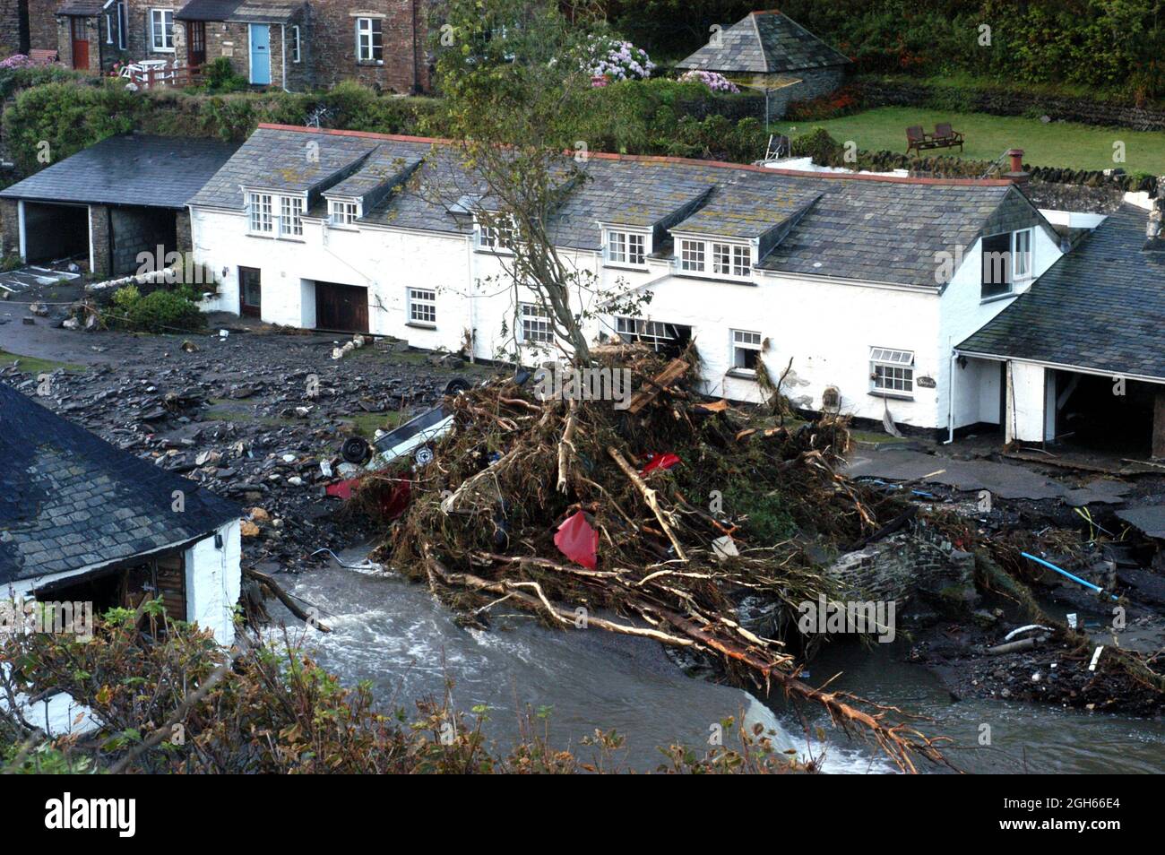 Cornwall floodin hi-res stock photography and images - Alamy