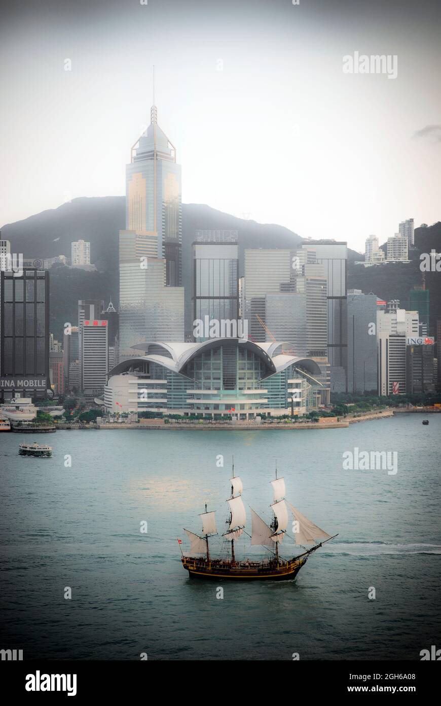 Sailing ship in Victoria Harbour, Hong Kong Stock Photo - Alamy