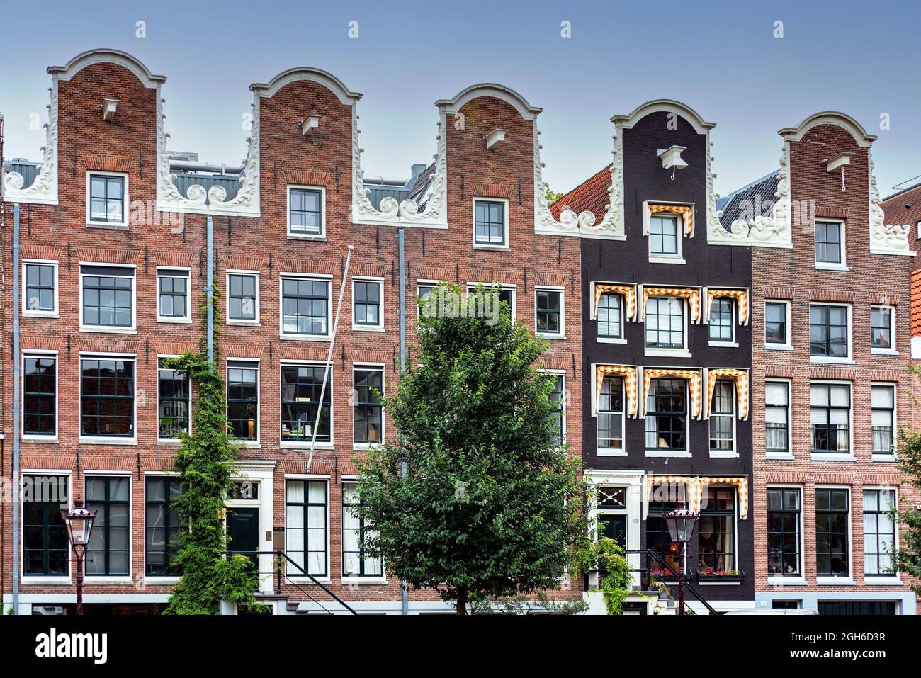 Canal homes - Amsterdam Stock Photo - Alamy