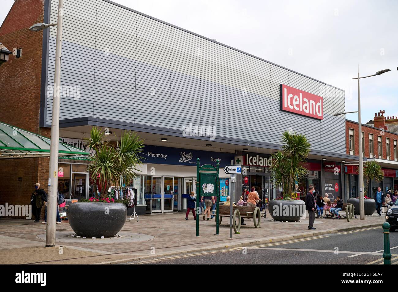 Victoria Road West shopping street,Cleveleys,Lancashire,UK Stock Photo ...