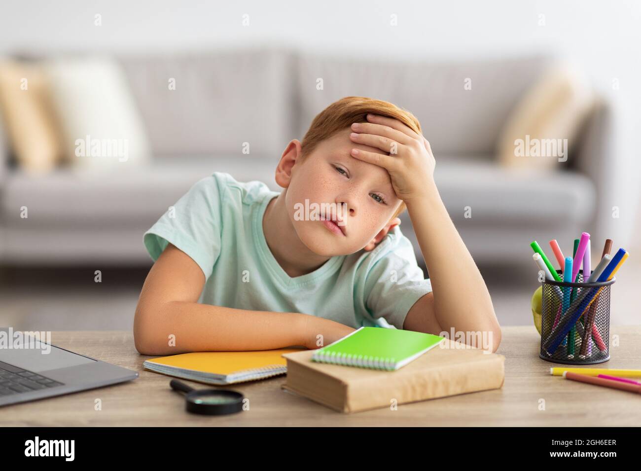 Bored child at home hi-res stock photography and images - Alamy