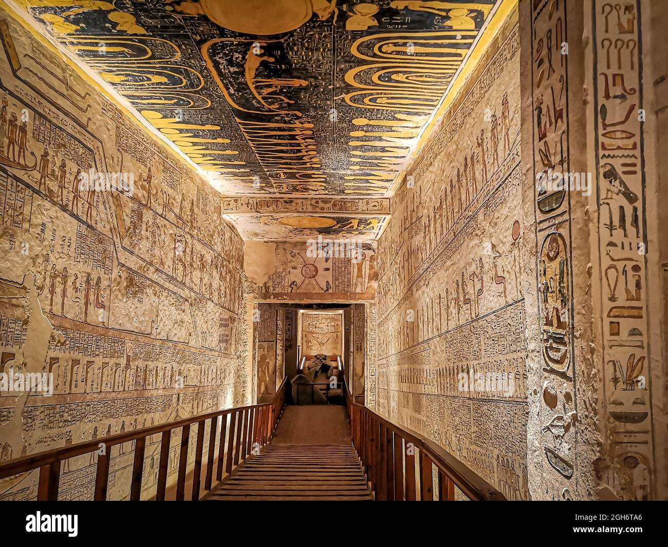 Pharaoh ramses v hi-res stock photography and images - Alamy