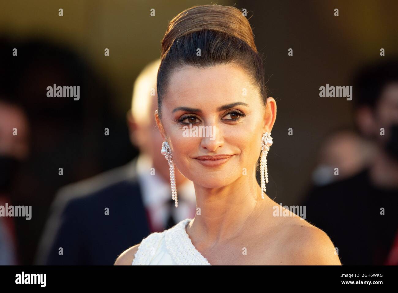 Penelope Cruz attends the red carpet of the movie "Competencia Oficial ...