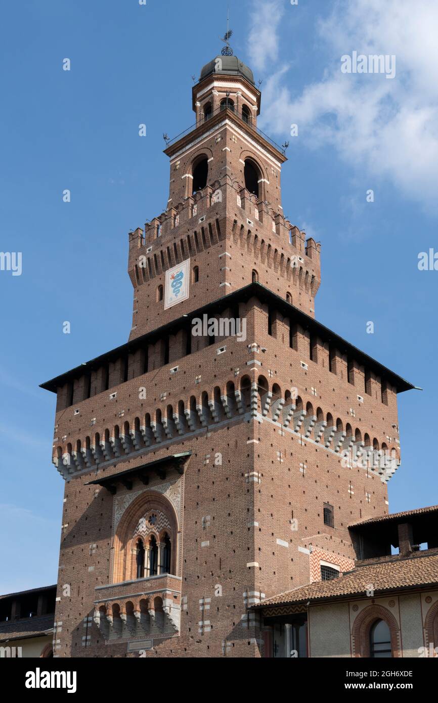 Clock tower milan italy hi-res stock photography and images - Alamy