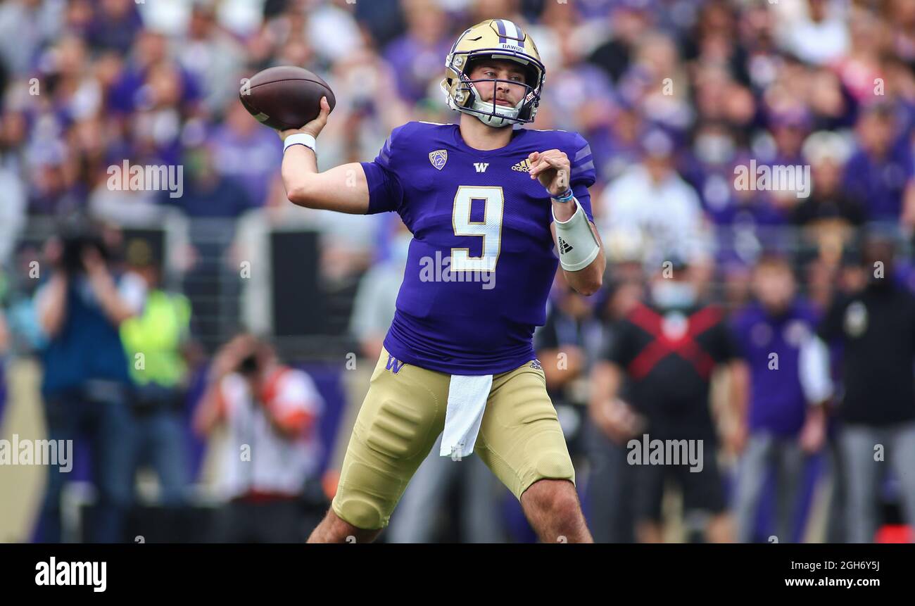 Seattle, WA, USA. 4th Sep, 2021. Washington Huskies quarterback Dylan Morris (9) drops back to ...