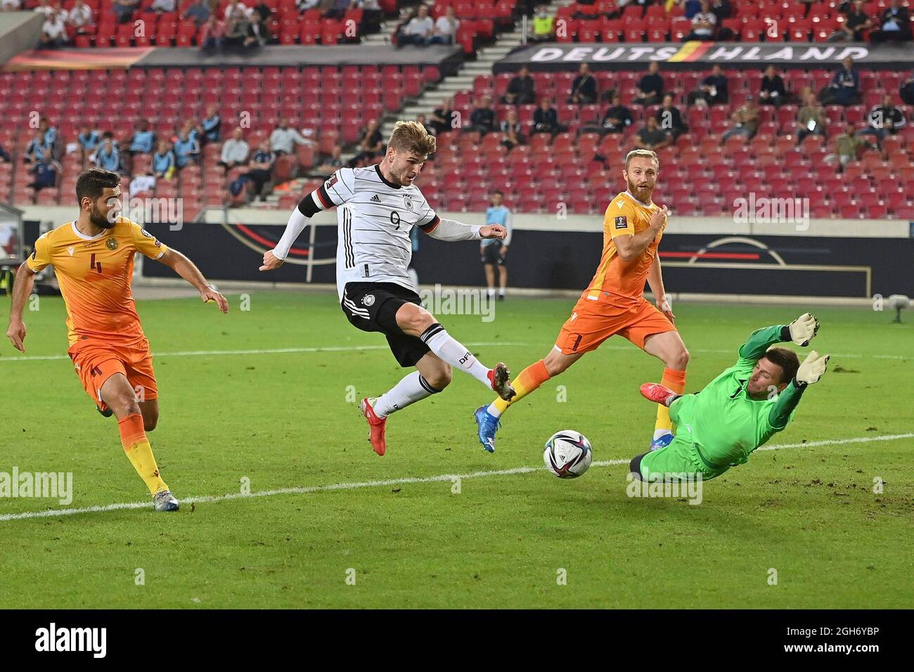 David yurchenko hi-res stock photography and images - Alamy