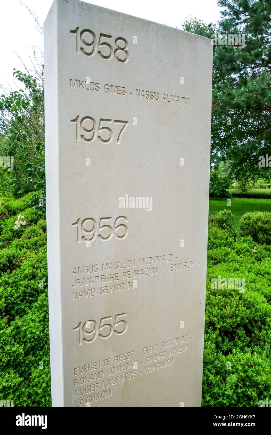 Bayeux reporters memorial hi-res stock photography and images - Alamy