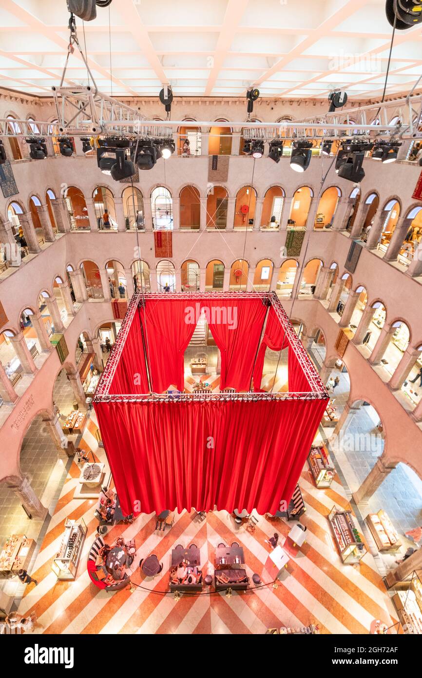 VENICE, ITALY - AUGUST 02, 2021: Huge indoor hall of Fondaco dei ...