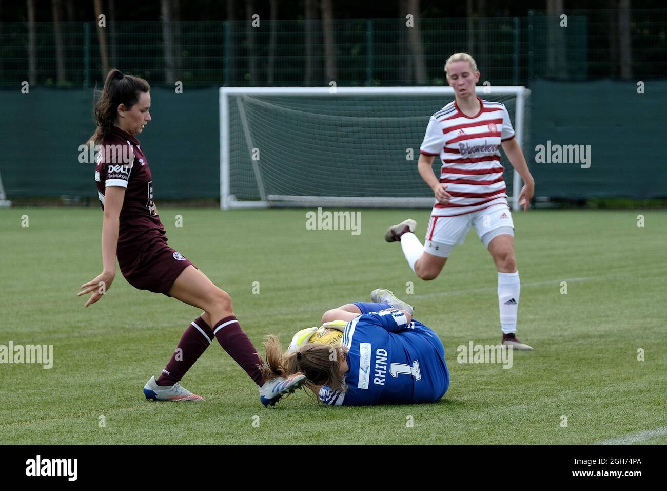 Sarah hamilton hi-res stock photography and images - Alamy