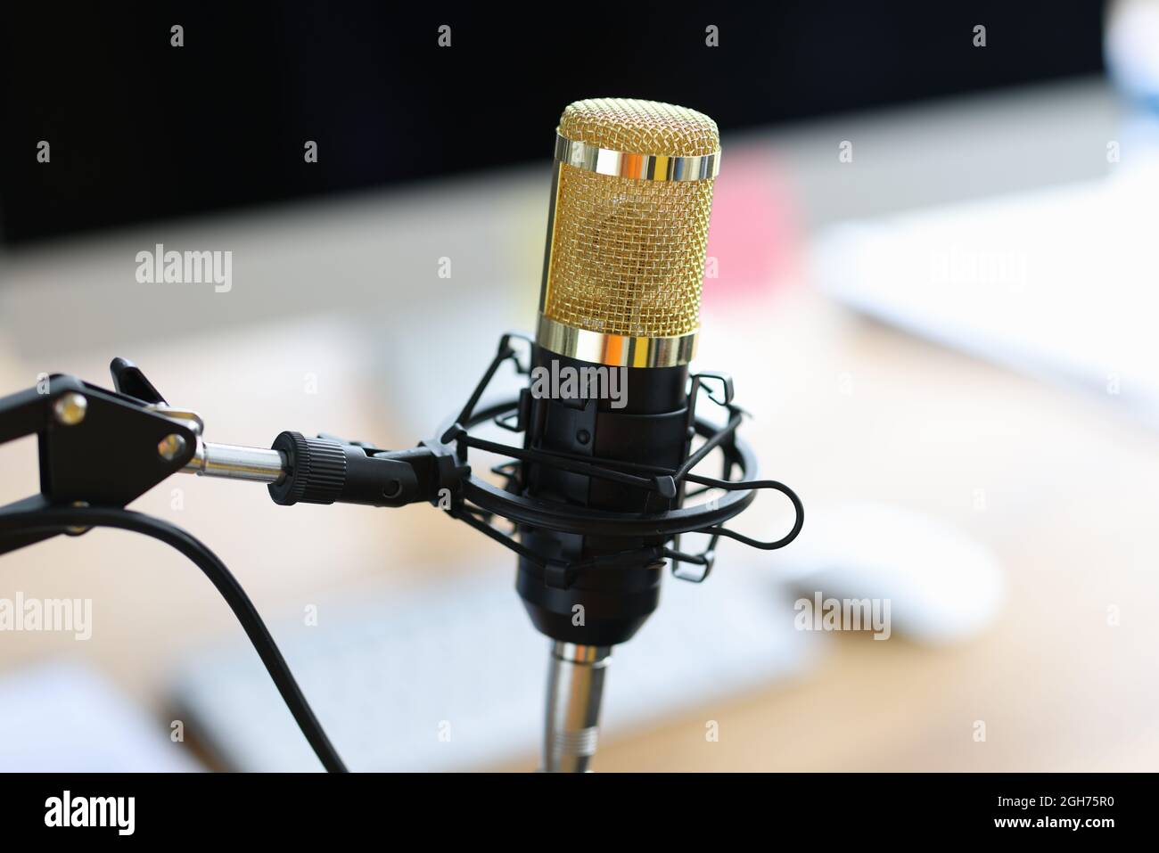 Gold audio wave hi-res stock photography and images - Alamy