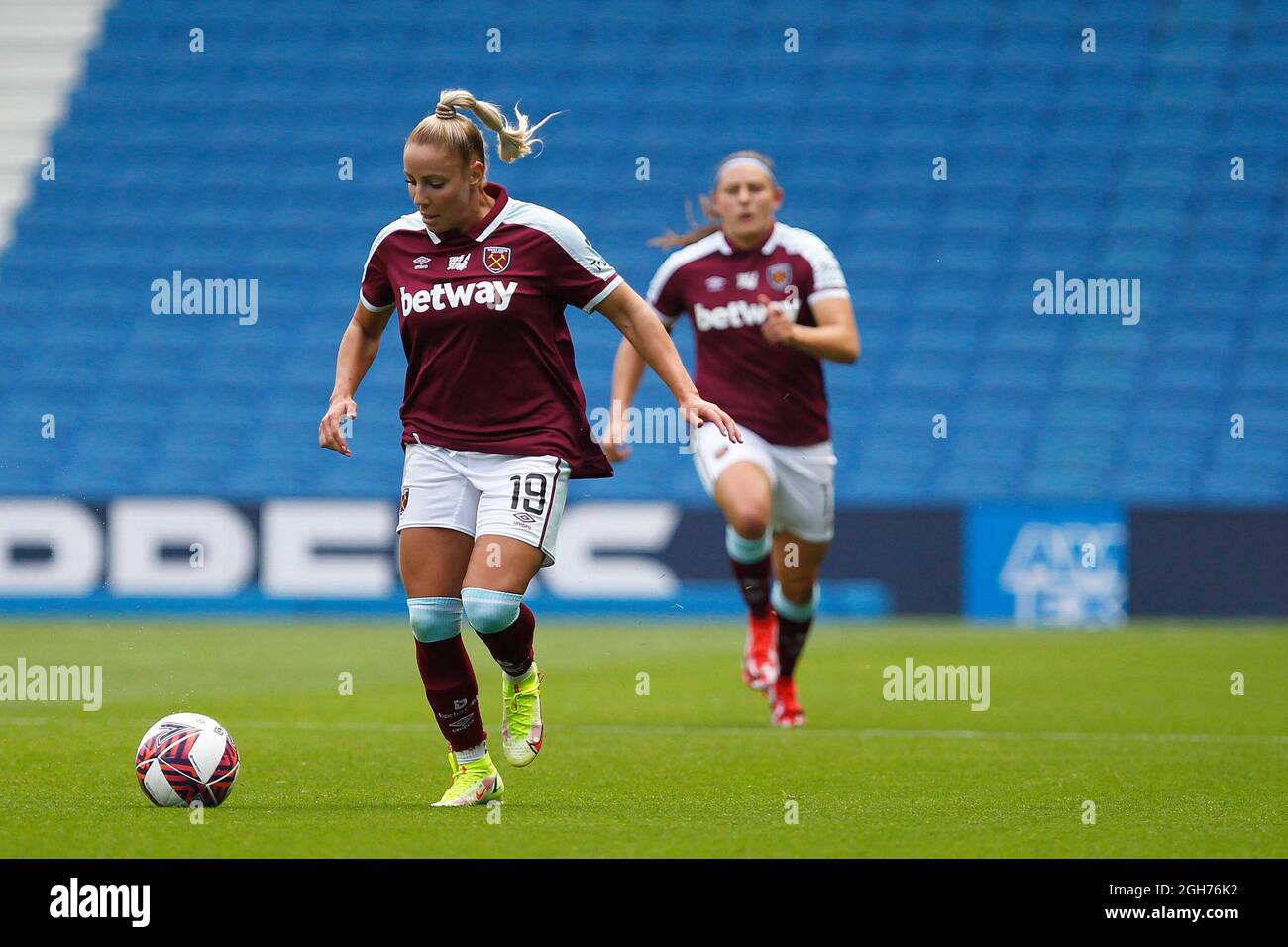 Emily simpkins hi-res stock photography and images - Alamy