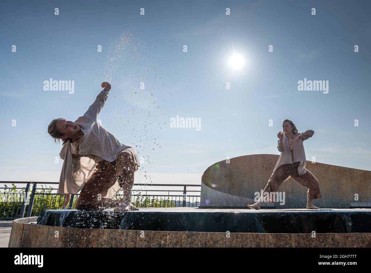 London, UK. 5th September 2021. 'Mayfly' by Kapow dance theatre ...