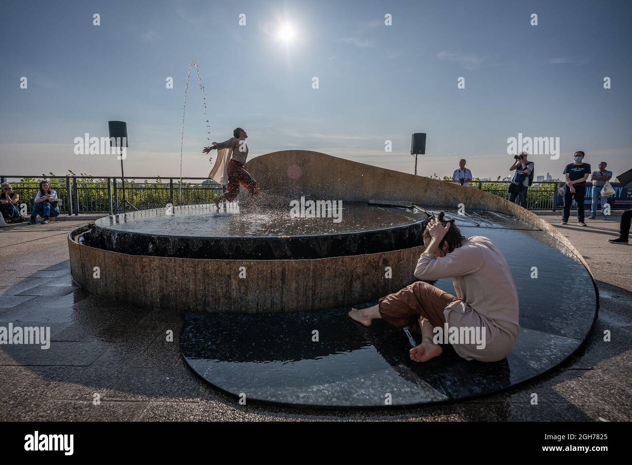 London, UK. 5th September 2021. 'Mayfly' by Kapow dance theatre ...