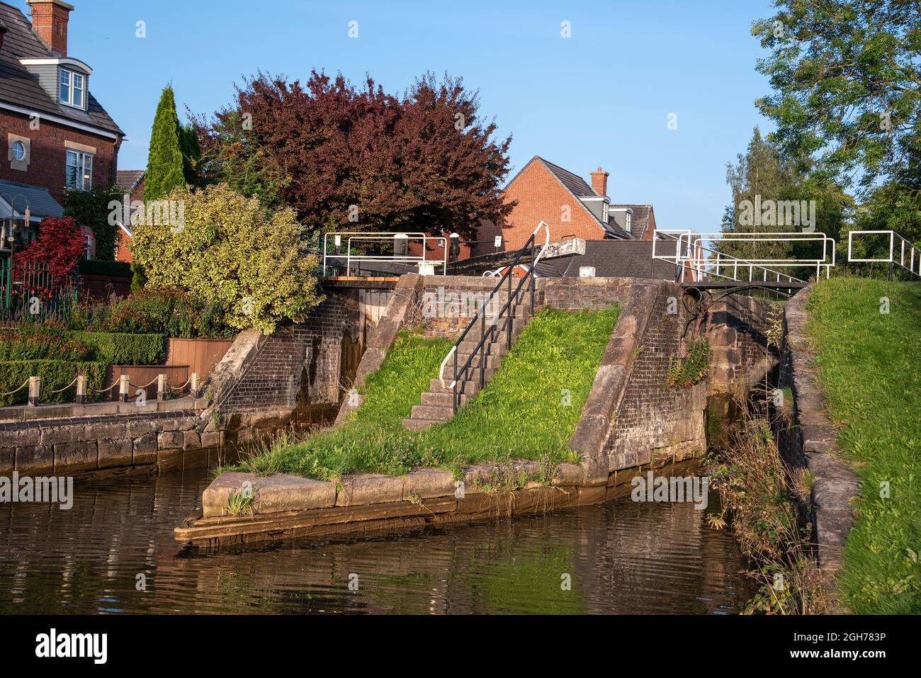 Narrow water canal hi-res stock photography and images - Alamy