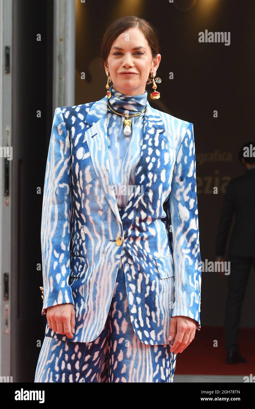 Ruth wilson actress hi-res stock photography and images - Alamy