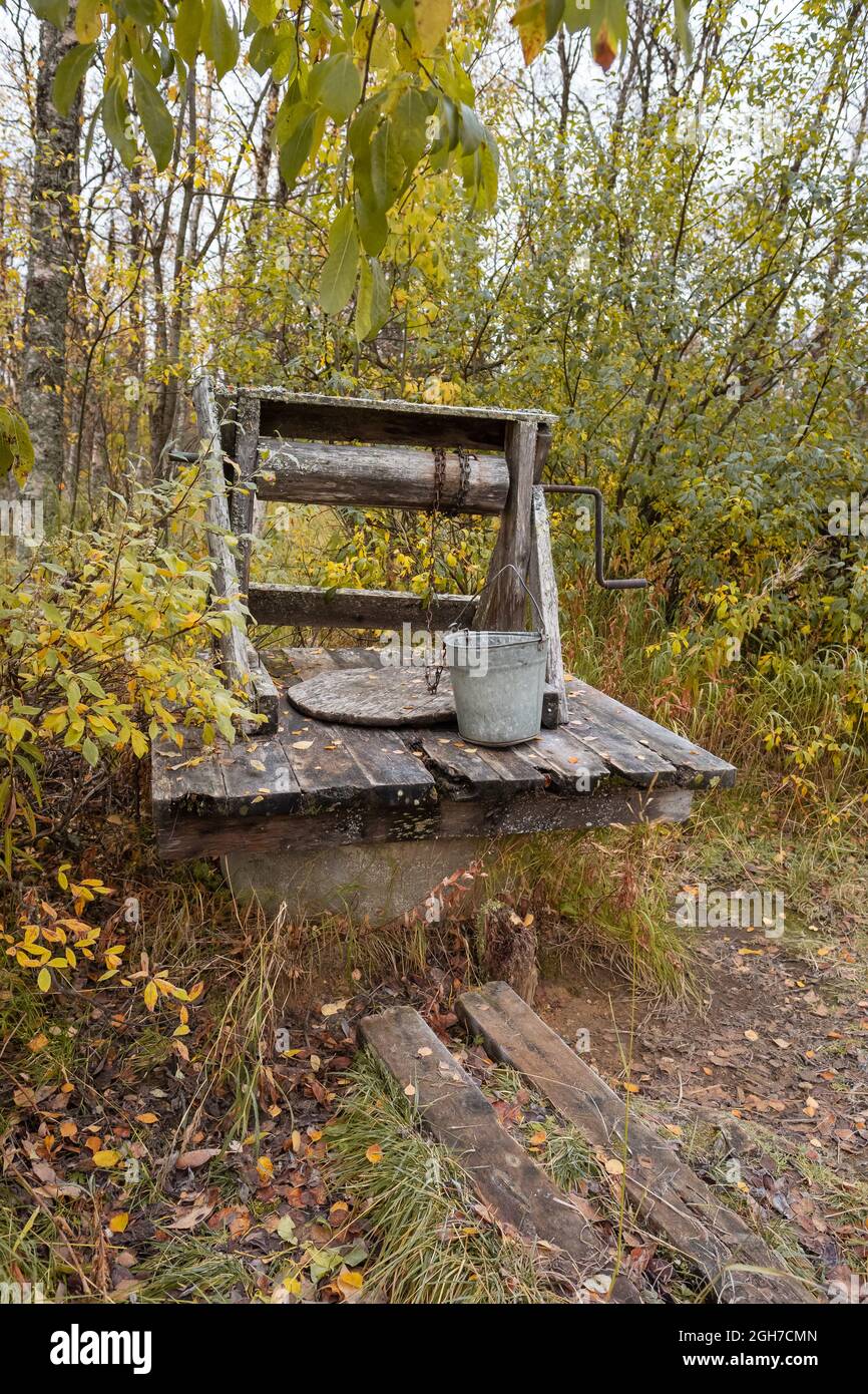 Well bucket hi-res stock photography and images - Alamy
