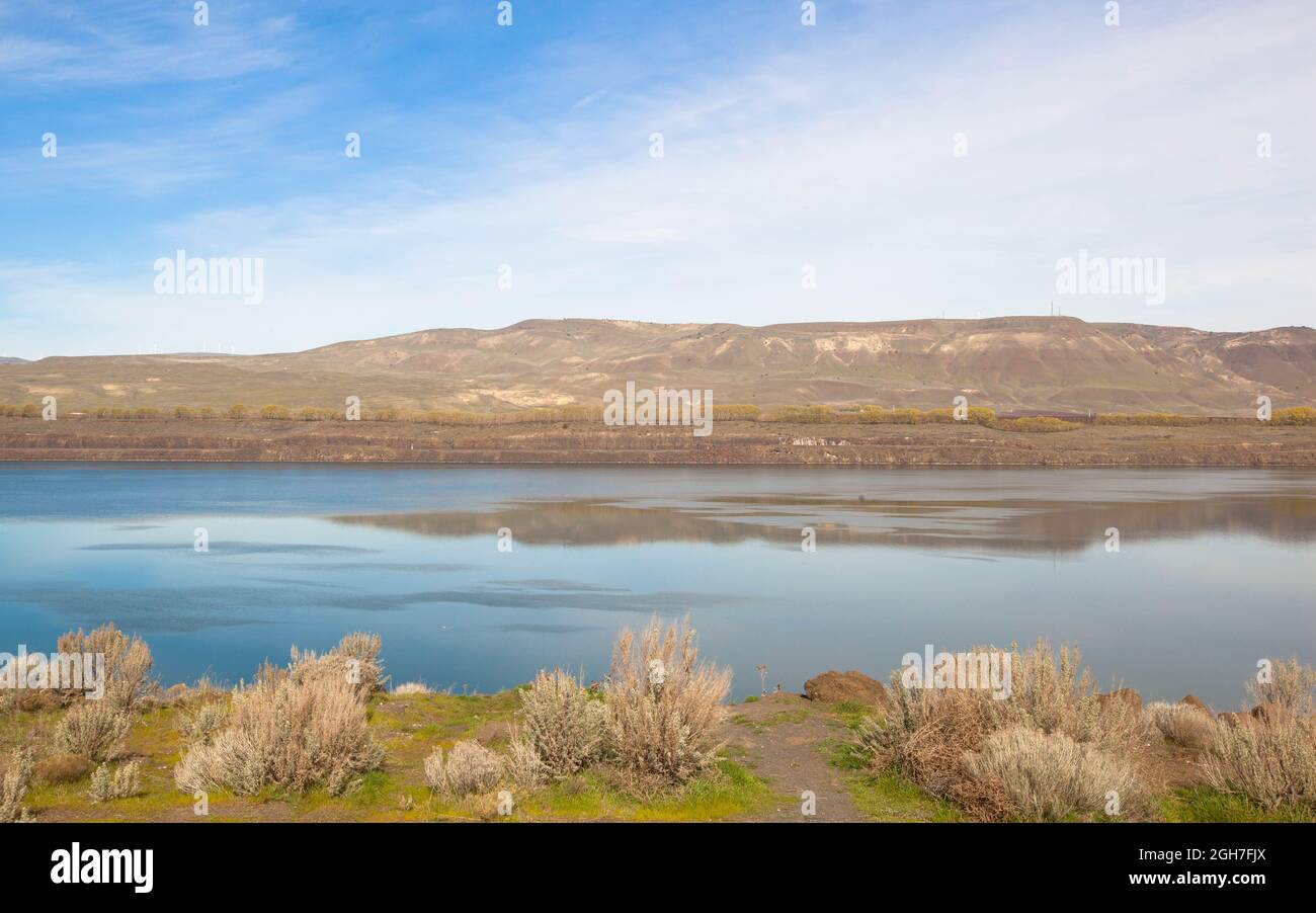 Landscape of the Columbia River Valley in Oregon Stock Photo - Alamy