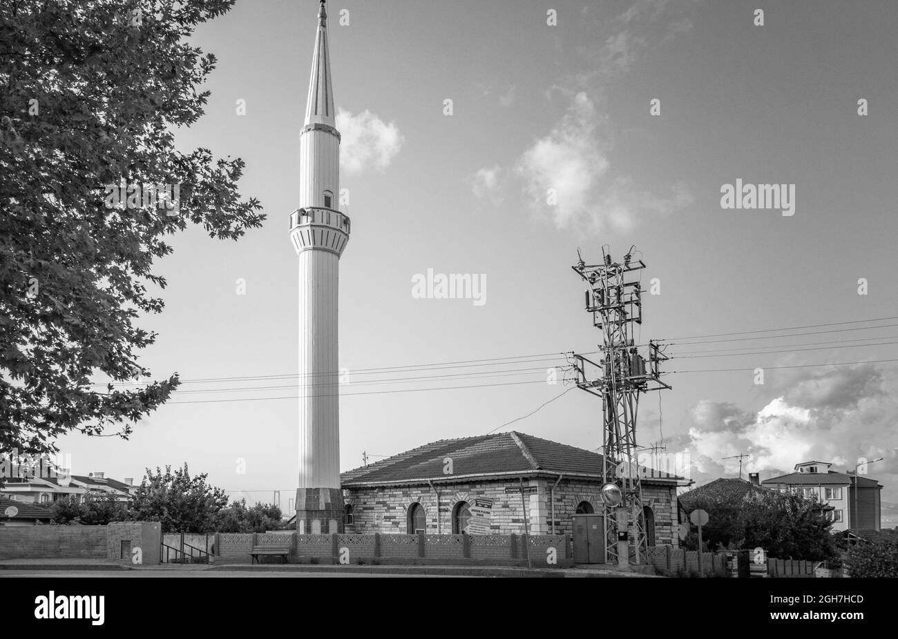 ALTINOVA, TURKEY. AUGUST 07, 2021 City center Tower of mosque Stock ...