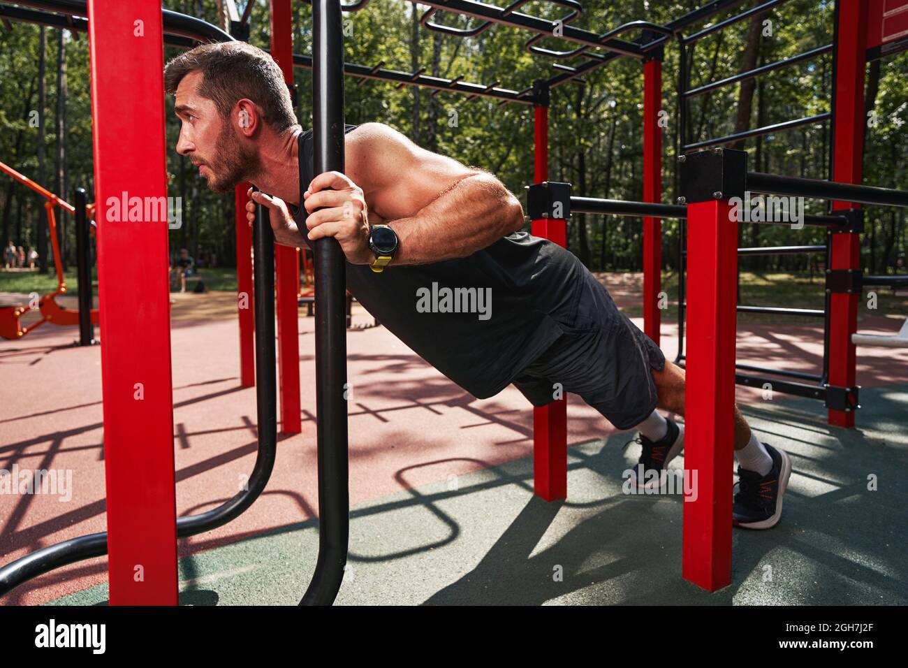 Upper body push ups man hi-res stock photography and images - Alamy