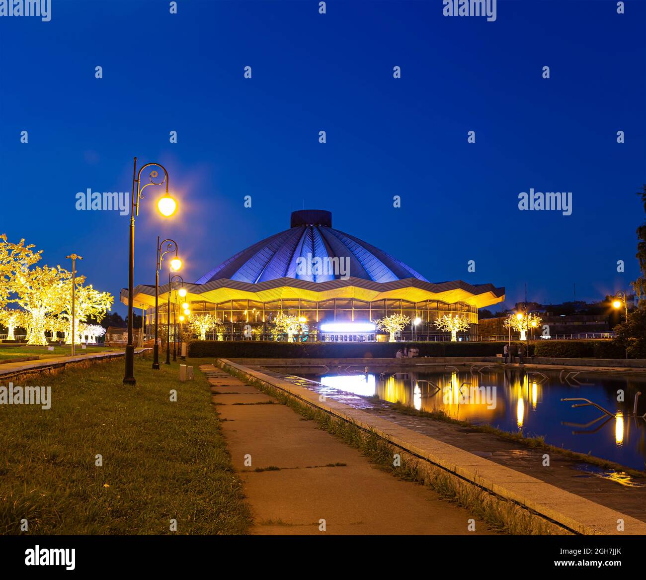 Moscow state circus building hi-res stock photography and images - Alamy