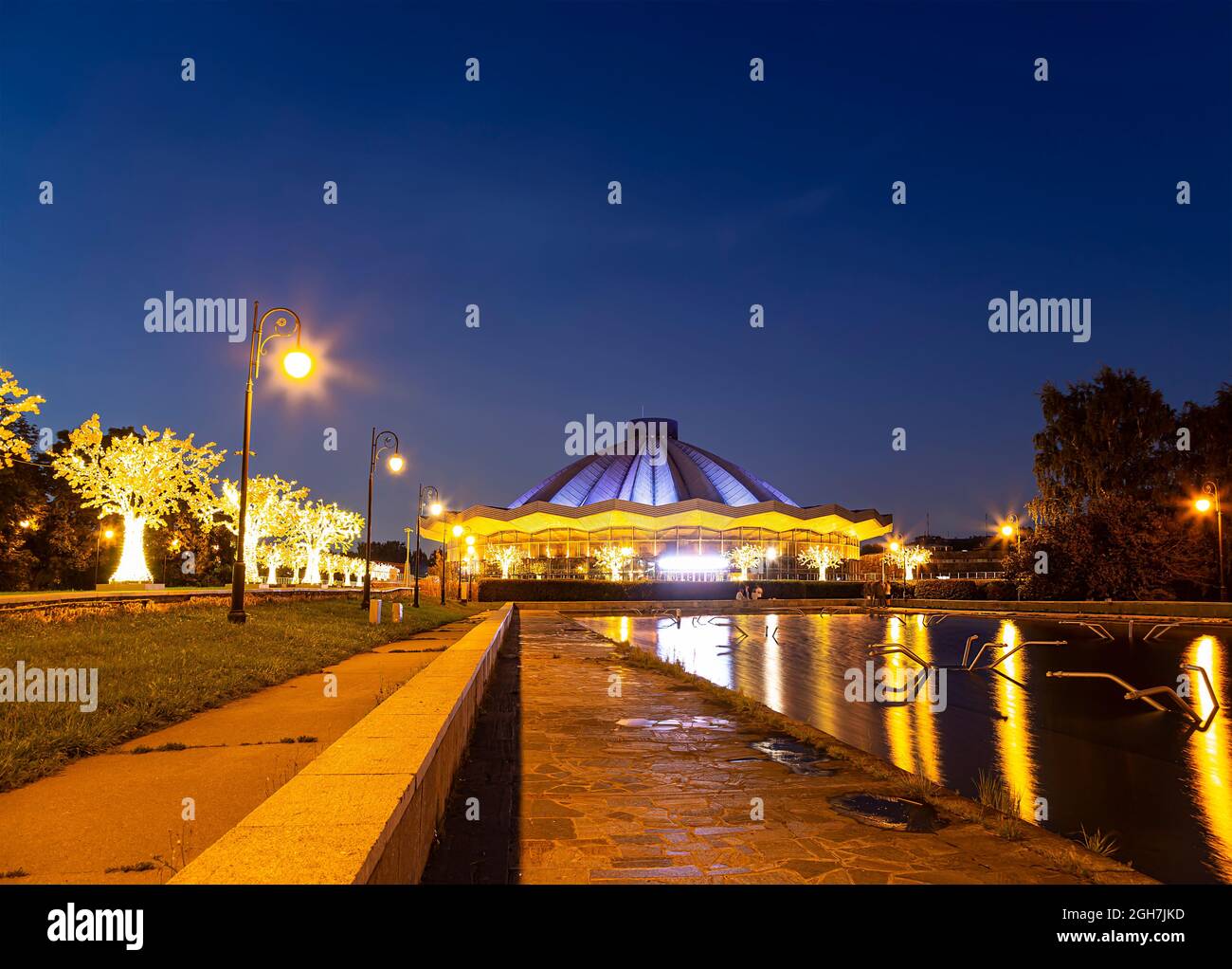 Moscow state circus building hi-res stock photography and images - Alamy