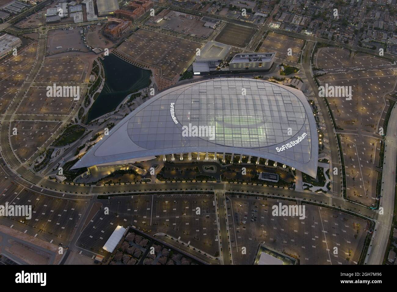 Sofi stadium aerial hi-res stock photography and images - Alamy