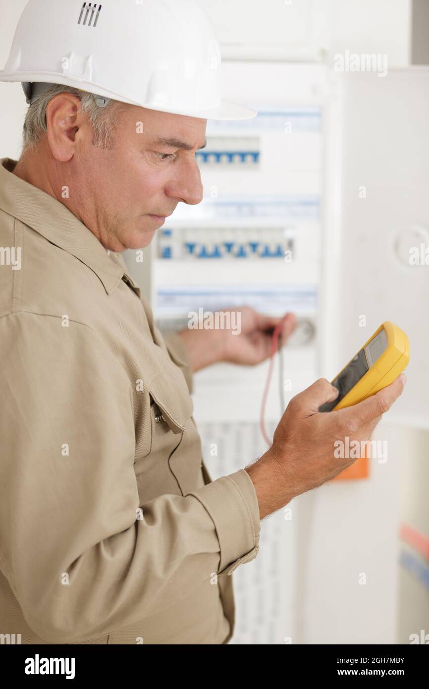 Circuit breaker test hi-res stock photography and images - Alamy