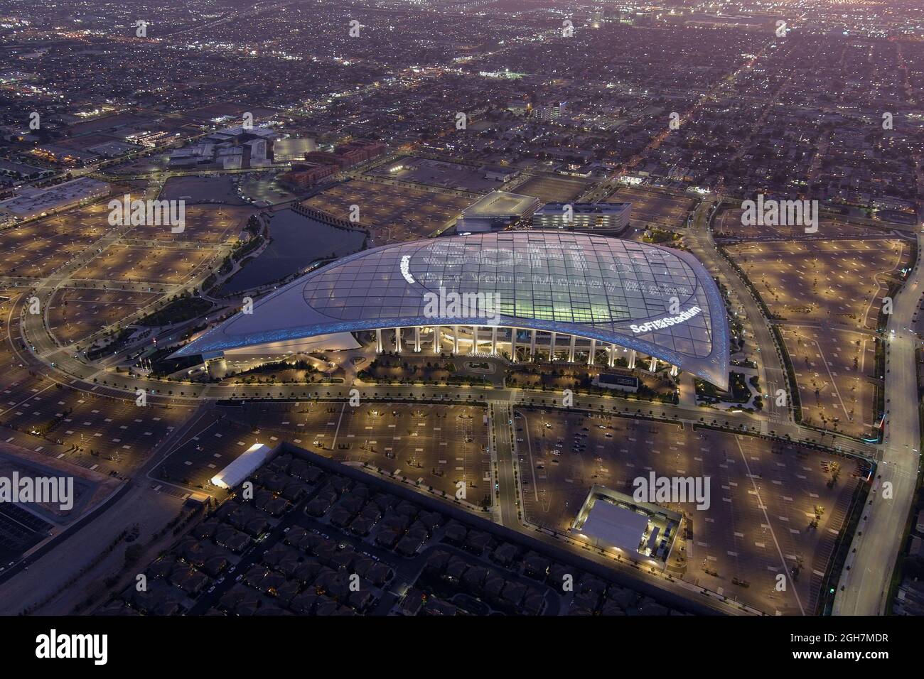 Sofi stadium aerial hi-res stock photography and images - Alamy