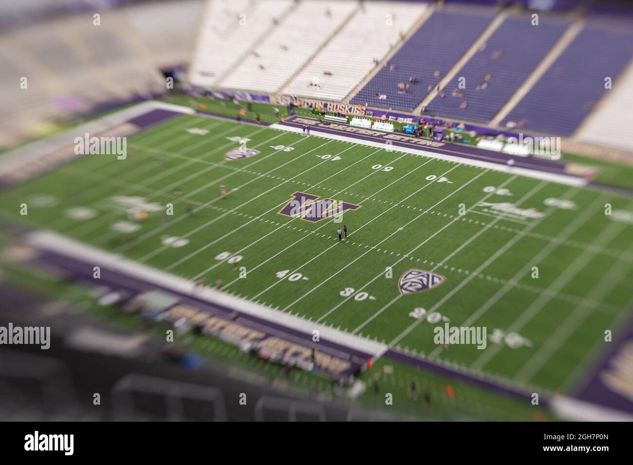 Alaska airlines field at husky stadium hi-res stock photography and ...