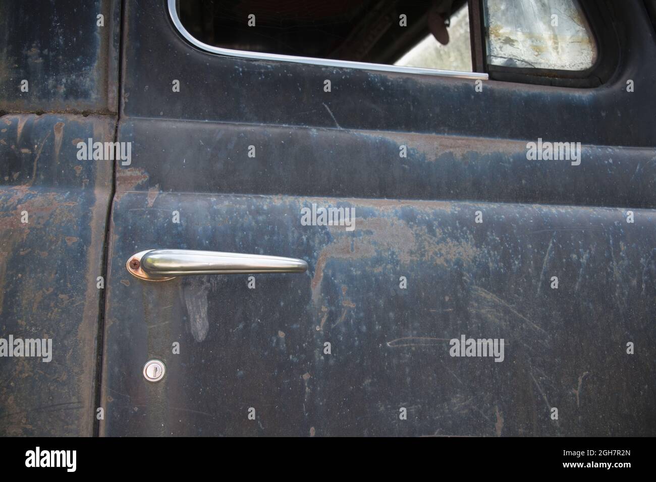 close up of a door buckle of an old rusty car Stock Photo - Alamy